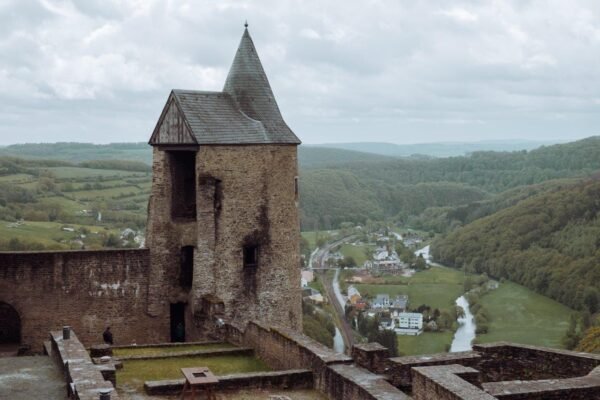 How to Travel Luxembourg For Free | Jana Meerman