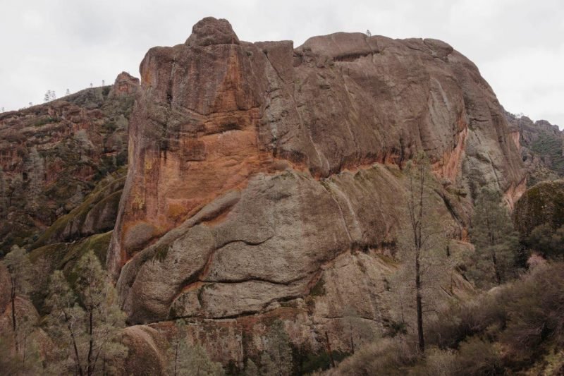 A Guide to Pinnacles National Park in California, USA | Jana Meerman