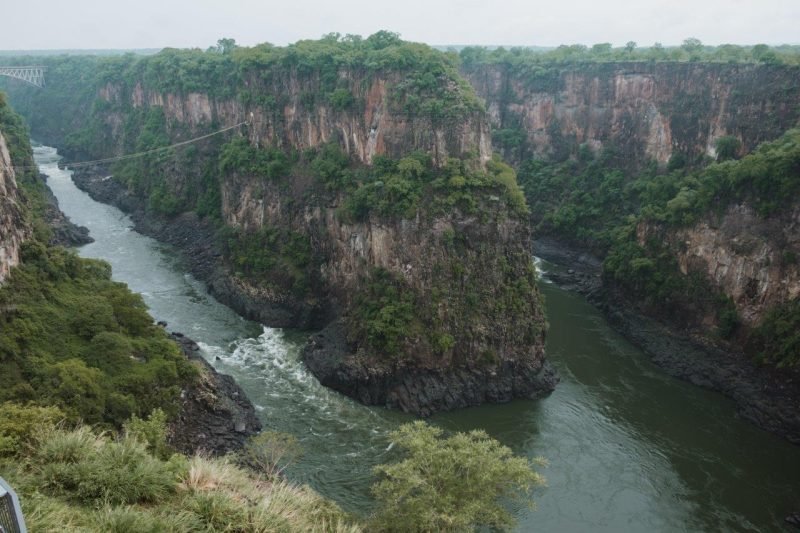 How to Visit Victoria Falls in Zambia and Zimbabwe | Jana Meerman